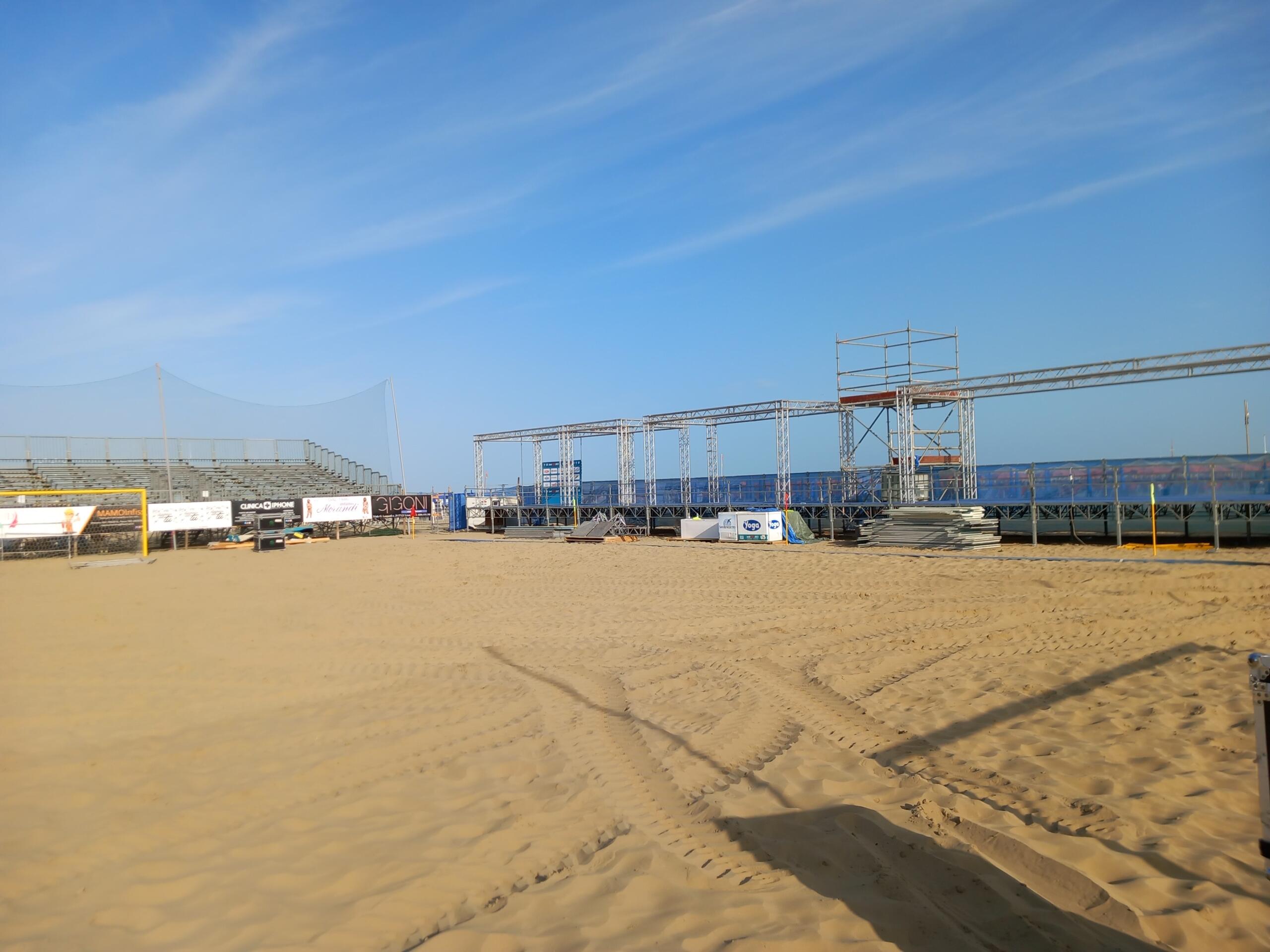Viareggio capitale del beach soccer: al beach stadium "Matteo Valenti ...