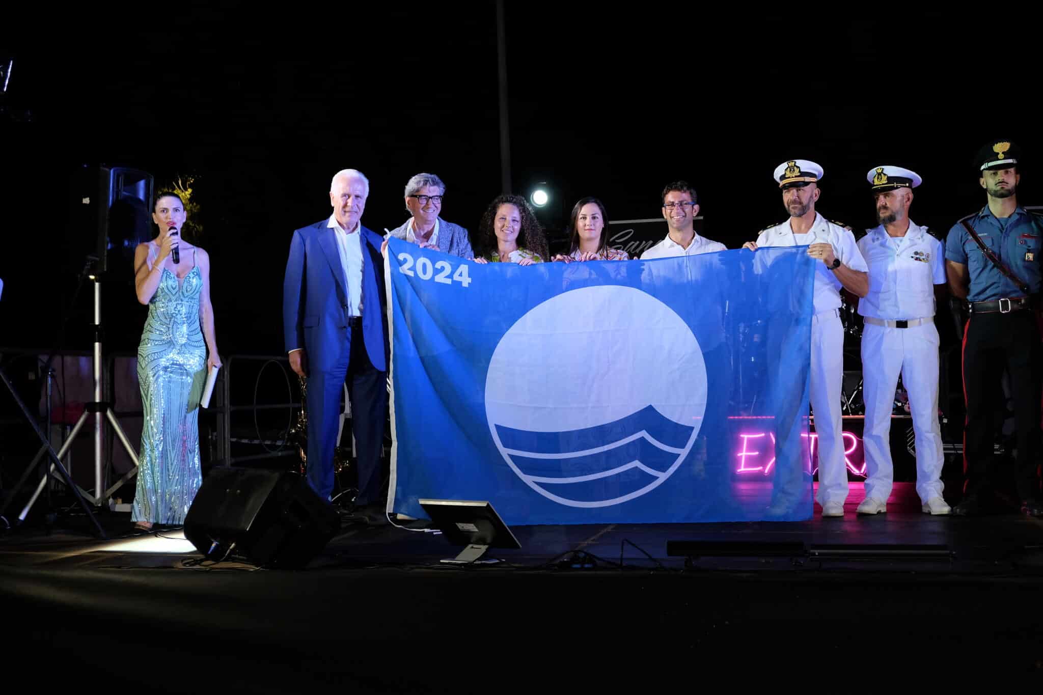 Grande festa a Bibbona per la cerimonia per la bandiera blu